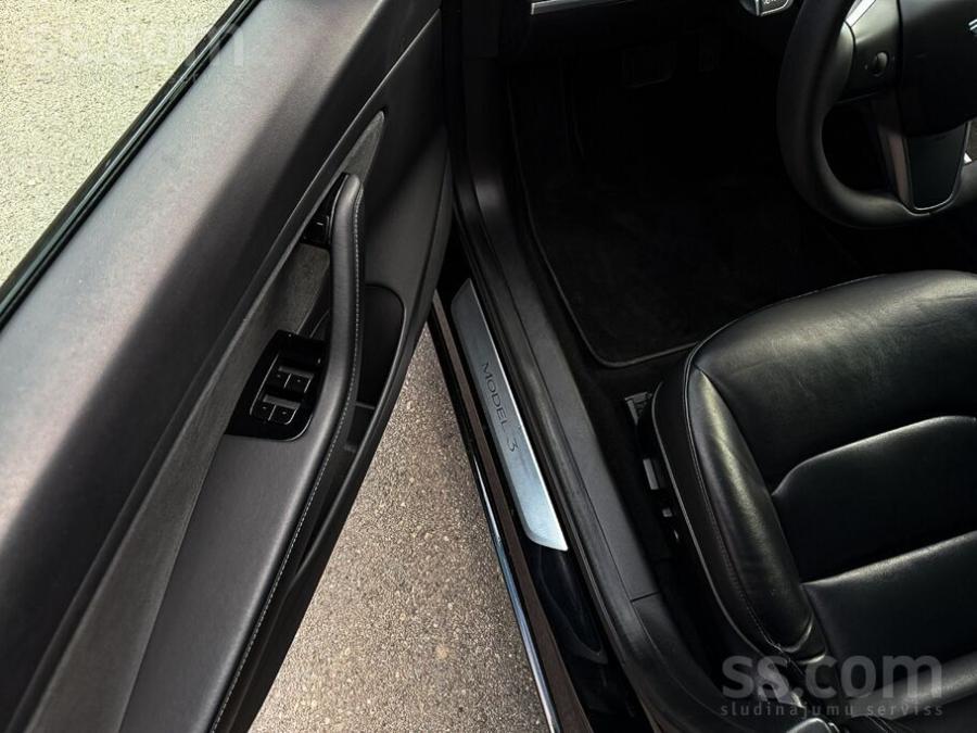 Melns Tesla Model 3 2019 Rīga, ar dzinēja tilpumu 0.00 L un nobraukumu 152 tūkst. km par 19900 €, foto 10 vietnē AUTOMOTO.COM.LV