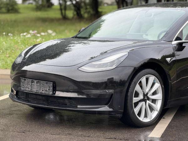 Black Tesla Model 3 2019 in Kaunas, with an engine capacity of 0.00 L and mileage of 197 thousand km for 16700 €, photo 2 on AUTOMOTO.COM.LV
