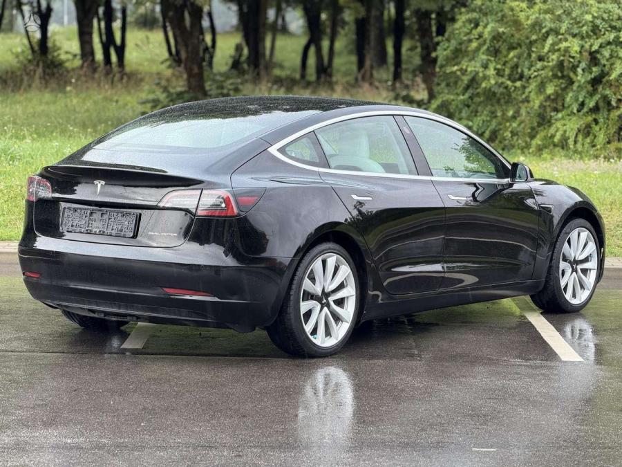 Black Tesla Model 3 2019 in Kaunas, with an engine capacity of 0.00 L and mileage of 197 thousand km for 16700 €, photo 6 on AUTOMOTO.COM.LV