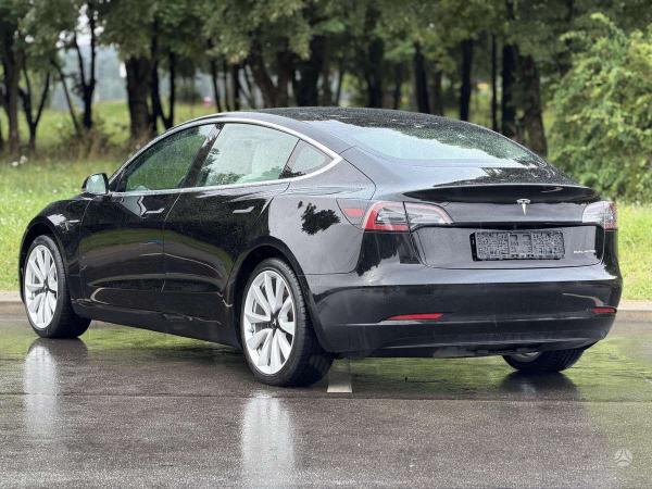 Black Tesla Model 3 2019 in Kaunas, with an engine capacity of 0.00 L and mileage of 197 thousand km for 16700 €, photo 7 on AUTOMOTO.COM.LV