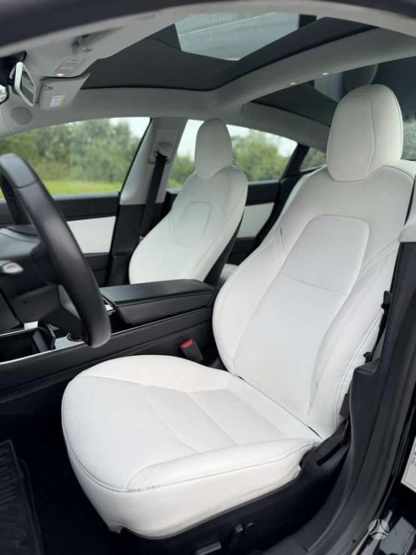 Black Tesla Model 3 2019 in Kaunas, with an engine capacity of 0.00 L and mileage of 197 thousand km for 16700 €, photo 8 on AUTOMOTO.COM.LV