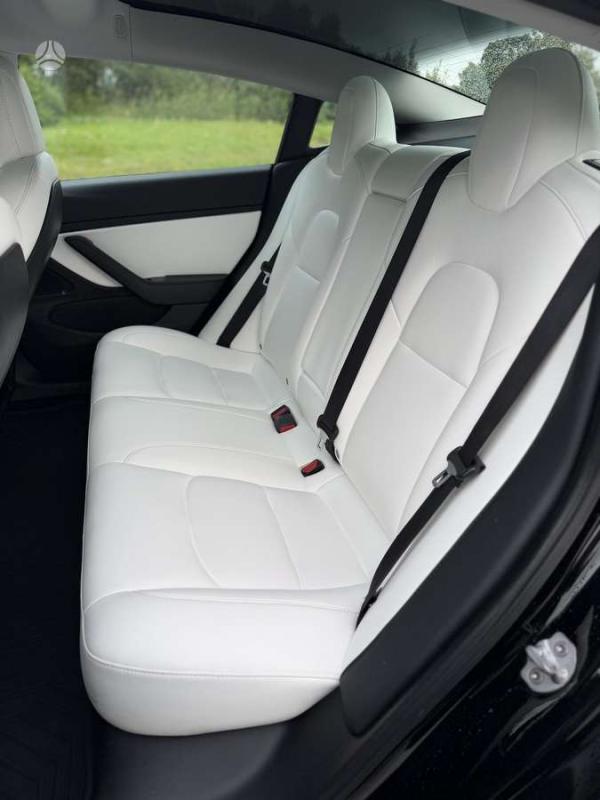 Black Tesla Model 3 2019 in Kaunas, with an engine capacity of 0.00 L and mileage of 197 thousand km for 16700 €, photo 9 on AUTOMOTO.COM.LV
