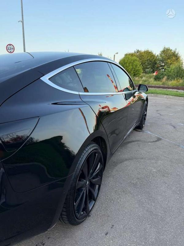 Melns Tesla Model 3 2019 Telšiai, ar dzinēja tilpumu 0.00 L un nobraukumu 193 tūkst. km par 19999 €, foto 9 vietnē AUTOMOTO.COM.LV