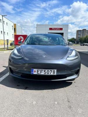 Черный Тесла Модель 3 2019 в Каунас, объемом двигателя 0.00 л и пробегом 300 тыс. км за 13999 €, фото  на AUTOMOTO.COM.LV