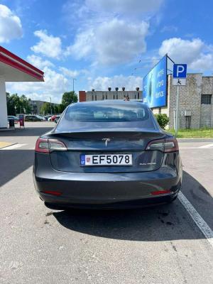 Черный Тесла Модель 3 2019 в Каунас, объемом двигателя 0.00 л и пробегом 300 тыс. км за 13999 €, фото 3 на AUTOMOTO.COM.LV