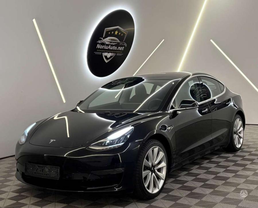 Black Tesla Model 3 2019 in Marijampole, with an engine capacity of 0.00 L and mileage of 102 thousand km for 20999 €, photo 6 on AUTOMOTO.COM.LV