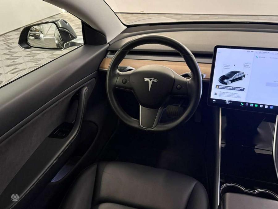 Black Tesla Model 3 2019 in Marijampole, with an engine capacity of 0.00 L and mileage of 102 thousand km for 20999 €, photo 23 on AUTOMOTO.COM.LV