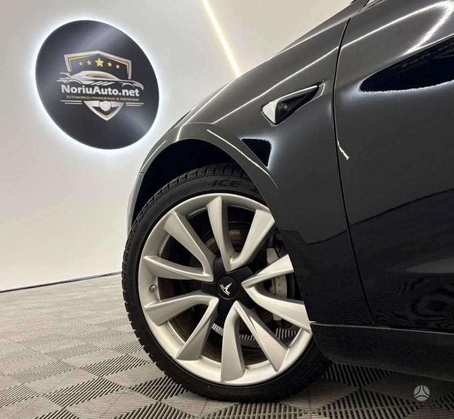 Black Tesla Model 3 2019 in Marijampole, with an engine capacity of 0.00 L and mileage of 102 thousand km for 20999 €, photo 26 on AUTOMOTO.COM.LV