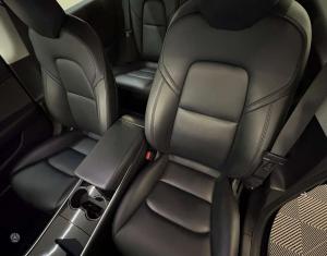 Black Tesla Model 3 2019 in Marijampole, with an engine capacity of 0.00 L and mileage of 102 thousand km for 20999 €, photo 27 on AUTOMOTO.COM.LV