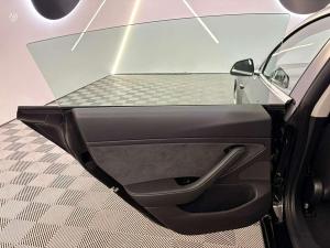 Black Tesla Model 3 2019 in Marijampole, with an engine capacity of 0.00 L and mileage of 102 thousand km for 20999 €, photo 30 on AUTOMOTO.COM.LV