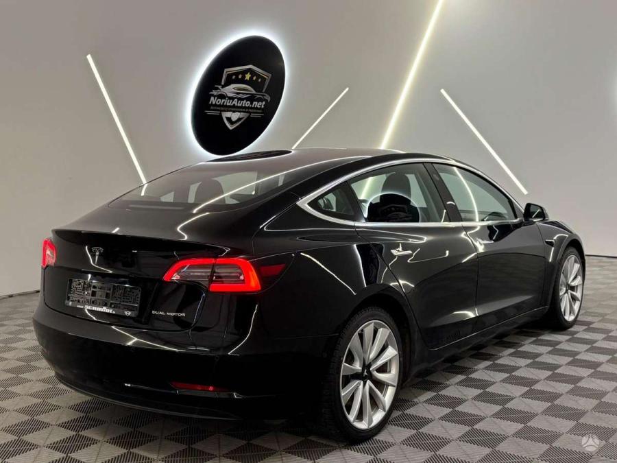 Black Tesla Model 3 2019 in Marijampole, with an engine capacity of 0.00 L and mileage of 102 thousand km for 20999 €, photo 33 on AUTOMOTO.COM.LV