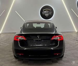 Black Tesla Model 3 2019 in Marijampole, with an engine capacity of 0.00 L and mileage of 102 thousand km for 20999 €, photo 34 on AUTOMOTO.COM.LV