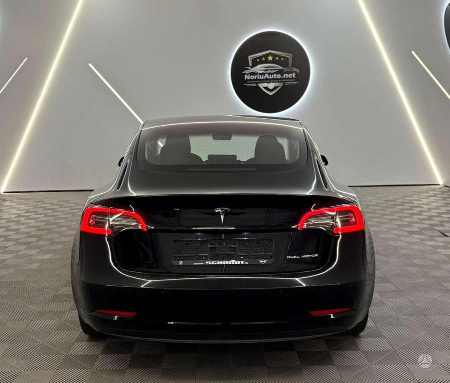Black Tesla Model 3 2019 in Marijampole, with an engine capacity of 0.00 L and mileage of 102 thousand km for 20999 €, photo 34 on AUTOMOTO.COM.LV