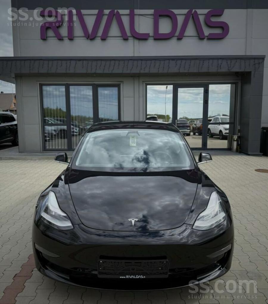 Melns Tesla Model 3 2020 Šauļi, ar dzinēja tilpumu 0.00 L un nobraukumu 40 tūkst. km par 21640 €, foto 1 vietnē AUTOMOTO.COM.LV