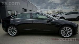 Melns Tesla Model 3 2020 Šauļi, ar dzinēja tilpumu 0.00 L un nobraukumu 40 tūkst. km par 21640 €, foto 3 vietnē AUTOMOTO.COM.LV