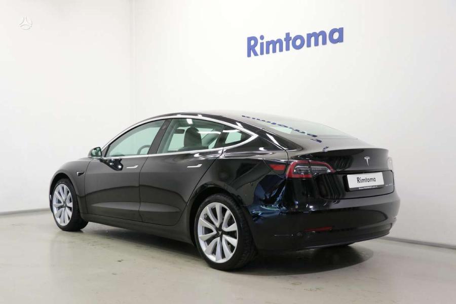 Black Tesla Model 3 2020 in Vilnius, with an engine capacity of 0.00 L and mileage of 89 thousand km for 24500 €, photo 2 on AUTOMOTO.COM.LV