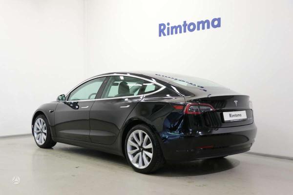 Black Tesla Model 3 2020 in Vilnius, with an engine capacity of 0.00 L and mileage of 89 thousand km for 23990 €, photo 2 on AUTOMOTO.COM.LV