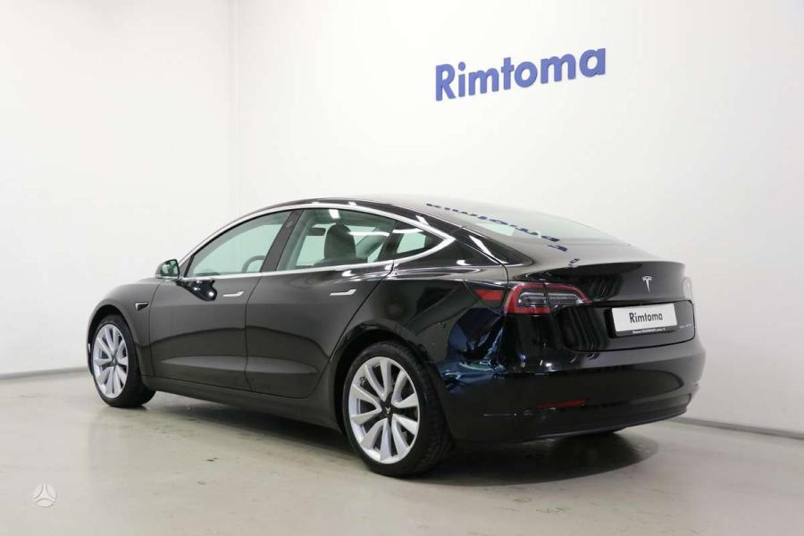 Black Tesla Model 3 2020 in Vilnius, with an engine capacity of 0.00 L and mileage of 89 thousand km for 23990 €, photo 2 on AUTOMOTO.COM.LV