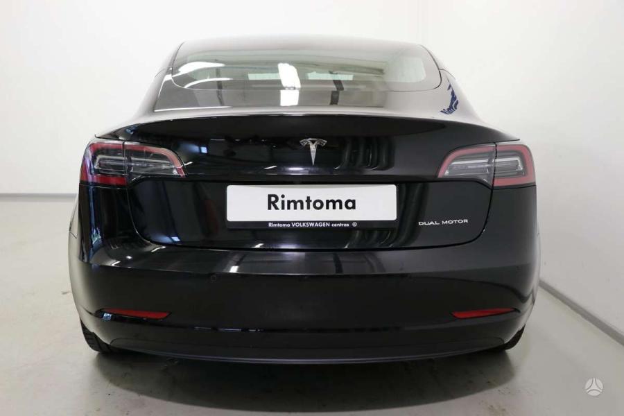 Black Tesla Model 3 2020 in Vilnius, with an engine capacity of 0.00 L and mileage of 89 thousand km for 23990 €, photo 7 on AUTOMOTO.COM.LV