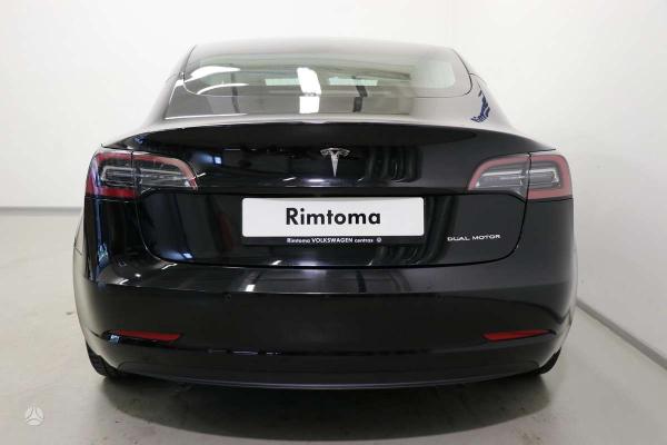 Black Tesla Model 3 2020 in Vilnius, with an engine capacity of 0.00 L and mileage of 89 thousand km for 23390 €, photo 7 on AUTOMOTO.COM.LV