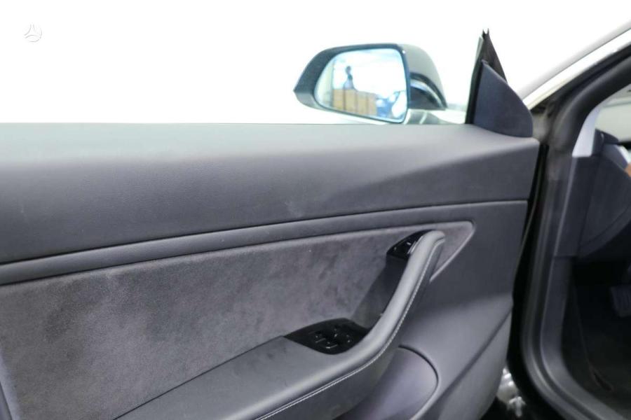 Melns Tesla Model 3 2020 Viļņa, ar dzinēja tilpumu 0.00 L un nobraukumu 89 tūkst. km par 23390 €, foto 13 vietnē AUTOMOTO.COM.LV