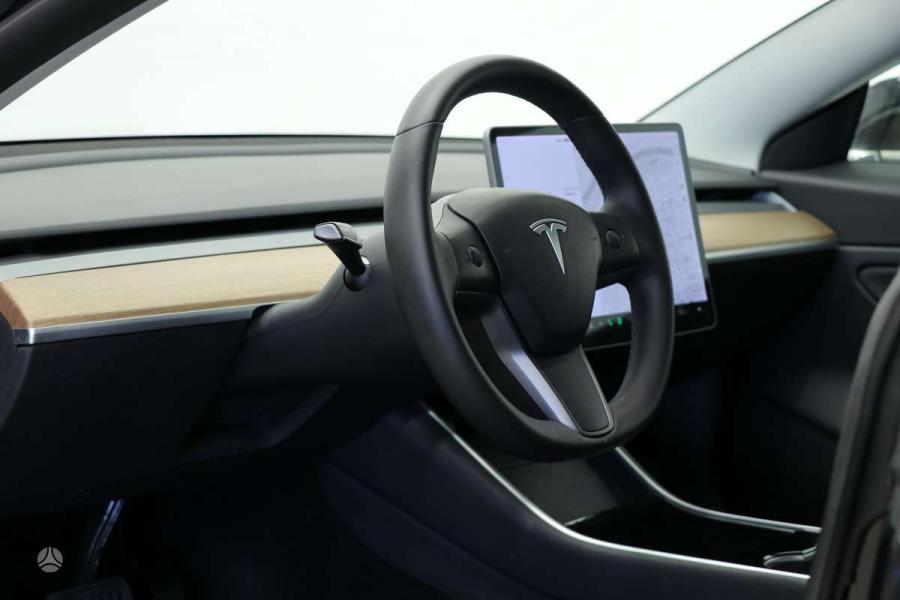Melns Tesla Model 3 2020 Viļņa, ar dzinēja tilpumu 0.00 L un nobraukumu 89 tūkst. km par 23390 €, foto 14 vietnē AUTOMOTO.COM.LV