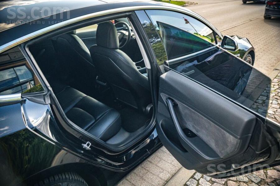 Melns Tesla Model 3 2020 Rīga, ar dzinēja tilpumu 0.00 L un nobraukumu 138 tūkst. km par 23990 €, foto 15 vietnē AUTOMOTO.COM.LV