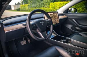 Melns Tesla Model 3 2020 Rīga, ar dzinēja tilpumu 0.00 L un nobraukumu 138 tūkst. km par 23990 €, foto 18 vietnē AUTOMOTO.COM.LV
