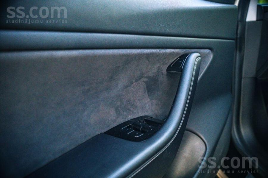 Melns Tesla Model 3 2020 Rīga, ar dzinēja tilpumu 0.00 L un nobraukumu 138 tūkst. km par 23990 €, foto 20 vietnē AUTOMOTO.COM.LV