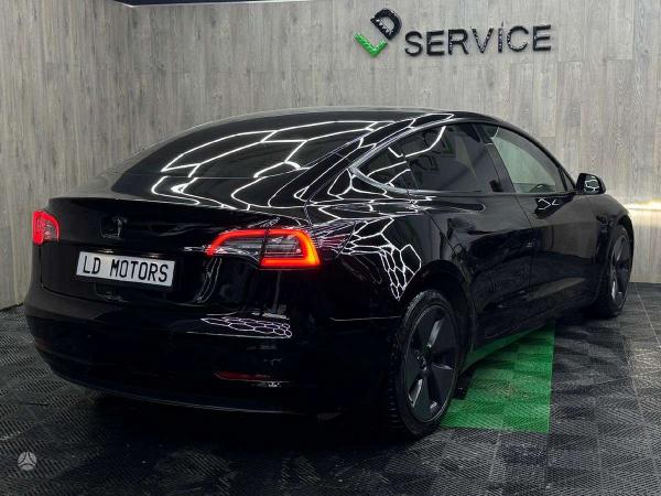 Black Tesla Model 3 2021 in Vilnius, with an engine capacity of 0.00 L and mileage of 67 thousand km for 24490 €, photo 2 on AUTOMOTO.COM.LV