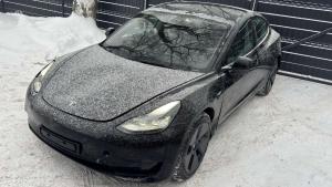 Black Tesla Model 3 2021 in Jonava, with an engine capacity of 0.00 L and mileage of 64 thousand km for 12900 €, photo  on AUTOMOTO.COM.LV