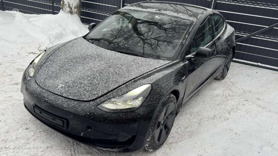 Melns Tesla Model 3 2021 Jonava, ar dzinēja tilpumu 0.00 L un nobraukumu 64 tūkst. km par 12900 €, foto 1 vietnē AUTOMOTO.COM.LV