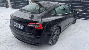 Melns Tesla Model 3 2021 Jonava, ar dzinēja tilpumu 0.00 L un nobraukumu 64 tūkst. km par 12900 €, foto 5 vietnē AUTOMOTO.COM.LV
