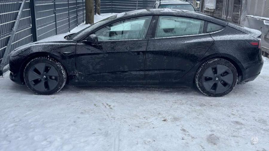 Melns Tesla Model 3 2021 Jonava, ar dzinēja tilpumu 0.00 L un nobraukumu 64 tūkst. km par 12900 €, foto 16 vietnē AUTOMOTO.COM.LV