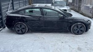 Black Tesla Model 3 2021 in Jonava, with an engine capacity of 0.00 L and mileage of 64 thousand km for 12650 €, photo 8 on AUTOMOTO.COM.LV