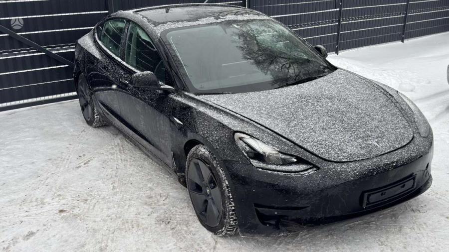 Black Tesla Model 3 2021 in Jonava, with an engine capacity of 0.00 L and mileage of 64 thousand km for 12650 €, photo 9 on AUTOMOTO.COM.LV