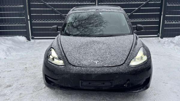 Melns Tesla Model 3 2021 Jonava, ar dzinēja tilpumu 0.00 L un nobraukumu 64 tūkst. km par 12650 €, foto 10 vietnē AUTOMOTO.COM.LV
