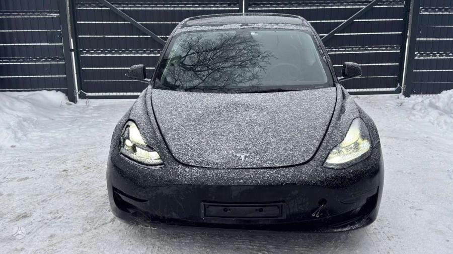Black Tesla Model 3 2021 in Jonava, with an engine capacity of 0.00 L and mileage of 64 thousand km for 12650 €, photo 10 on AUTOMOTO.COM.LV