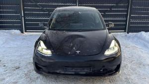 Black Tesla Model 3 2021 in Jonava, with an engine capacity of 0.00 L and mileage of 64 thousand km for 12400 €, photo 10 on AUTOMOTO.COM.LV