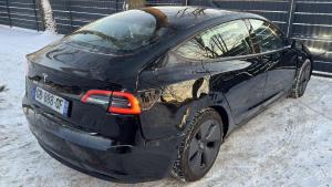 Black Tesla Model 3 2021 in Jonava, with an engine capacity of 0.00 L and mileage of 60 thousand km for 11999 €, photo 13 on AUTOMOTO.COM.LV