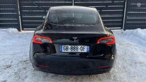 Black Tesla Model 3 2021 in Jonava, with an engine capacity of 0.00 L and mileage of 60 thousand km for 11999 €, photo 14 on AUTOMOTO.COM.LV