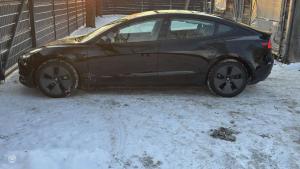 Melns Tesla Model 3 2021 Jonava, ar dzinēja tilpumu 0.00 L un nobraukumu 60 tūkst. km par 11750 €, foto 2 vietnē AUTOMOTO.COM.LV