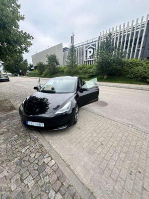 Melns Tesla Model 3 2021 Rīga, ar dzinēja tilpumu 0.00 L un nobraukumu 116 tūkst. km par 21000 €, foto 14 vietnē AUTOMOTO.COM.LV