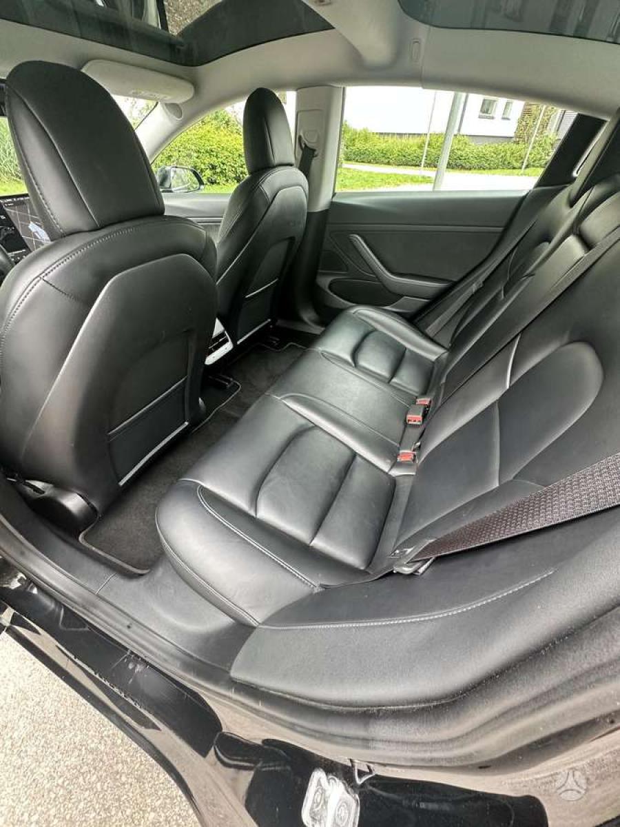Melns Tesla Model 3 2021 Rīga, ar dzinēja tilpumu 0.00 L un nobraukumu 116 tūkst. km par 21000 €, foto 18 vietnē AUTOMOTO.COM.LV