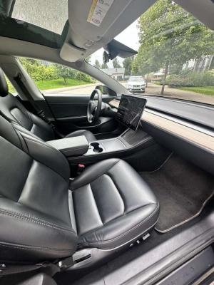 Melns Tesla Model 3 2021 Rīga, ar dzinēja tilpumu 0.00 L un nobraukumu 116 tūkst. km par 21000 €, foto 21 vietnē AUTOMOTO.COM.LV
