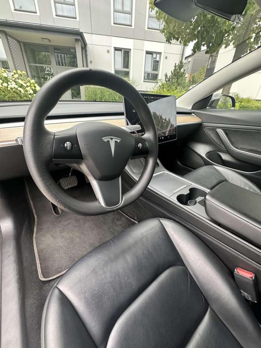 Melns Tesla Model 3 2021 Rīga, ar dzinēja tilpumu 0.00 L un nobraukumu 116 tūkst. km par 21000 €, foto 23 vietnē AUTOMOTO.COM.LV