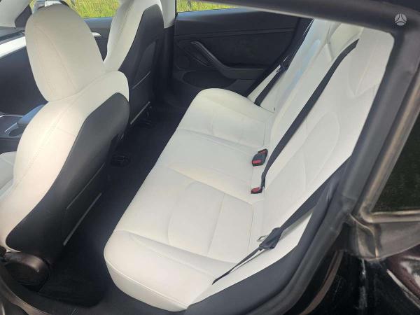 Black Tesla Model 3 2021 in Vilnius, with an engine capacity of 0.00 L and mileage of 247 thousand km for 15200 €, photo 9 on AUTOMOTO.COM.LV