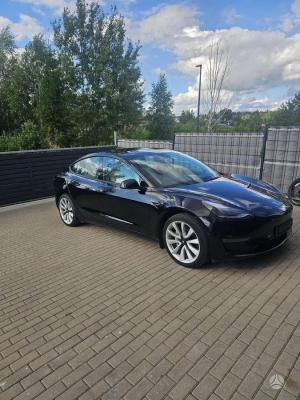 Black Tesla Model 3 2021 in Vilnius, with an engine capacity of 0.00 L and mileage of 247 thousand km for 15200 €, photo  on AUTOMOTO.COM.LV