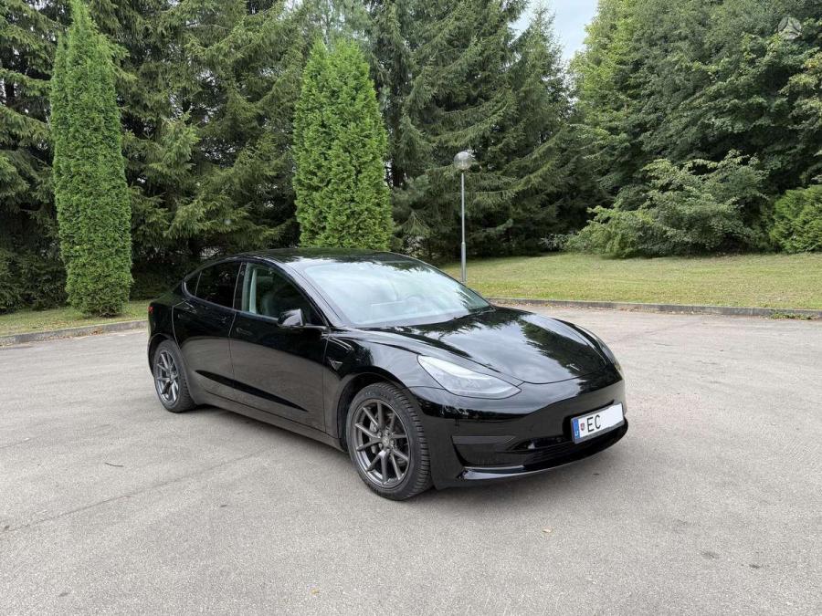 Melns Tesla Model 3 2021 Kauņa, ar dzinēja tilpumu 0.00 L un nobraukumu 69 tūkst. km par 21500 €, foto 1 vietnē AUTOMOTO.COM.LV