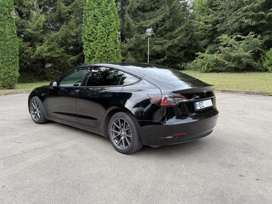 Melns Tesla Model 3 2021 Kauņa, ar dzinēja tilpumu 0.00 L un nobraukumu 69 tūkst. km par 21500 €, foto 6 vietnē AUTOMOTO.COM.LV